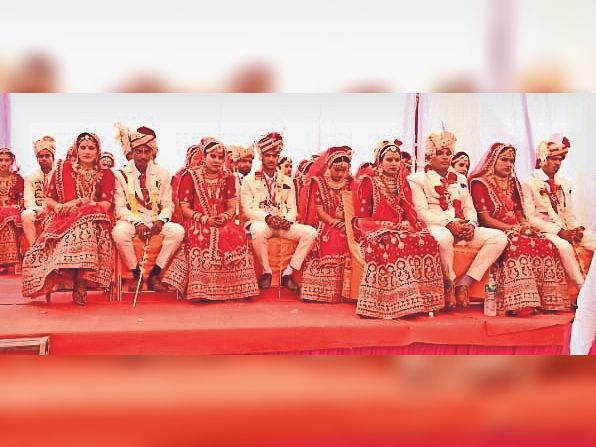 In Bhande Balaji, 30 pairs of Kumawat Samaj became Humsafar, Rs 17 ...