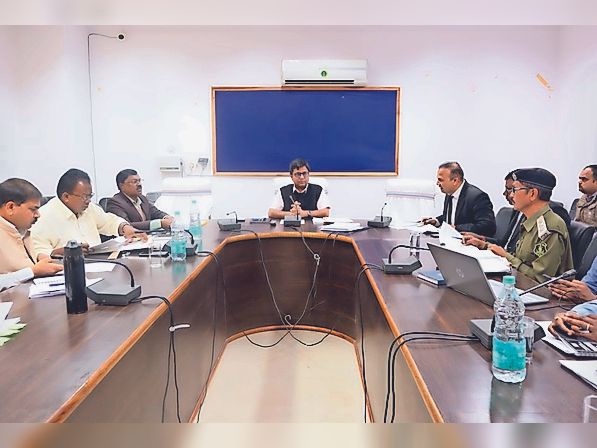 CSC manager will make Ayushman card by setting up camp | टीएल मीटिंग ...