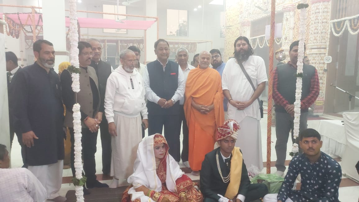 21 couples held each other's hands, social workers did Kanyadaan ...