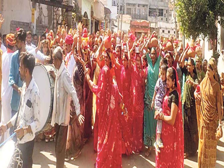 Gangajal Kalshayatra was taken out in Sagwara | 21 कुंडीय महायज्ञ का ...