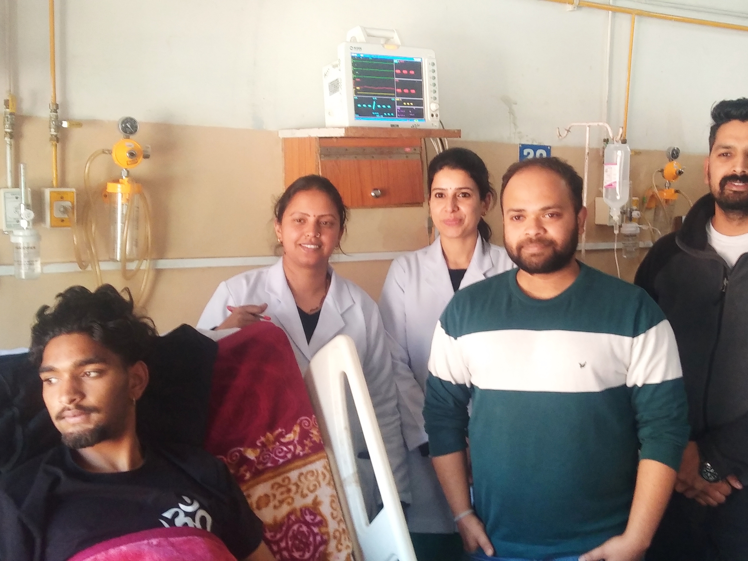 Kullu Hospital Laparoscopic duodenal ulcer operation. Kullu Hospital ...