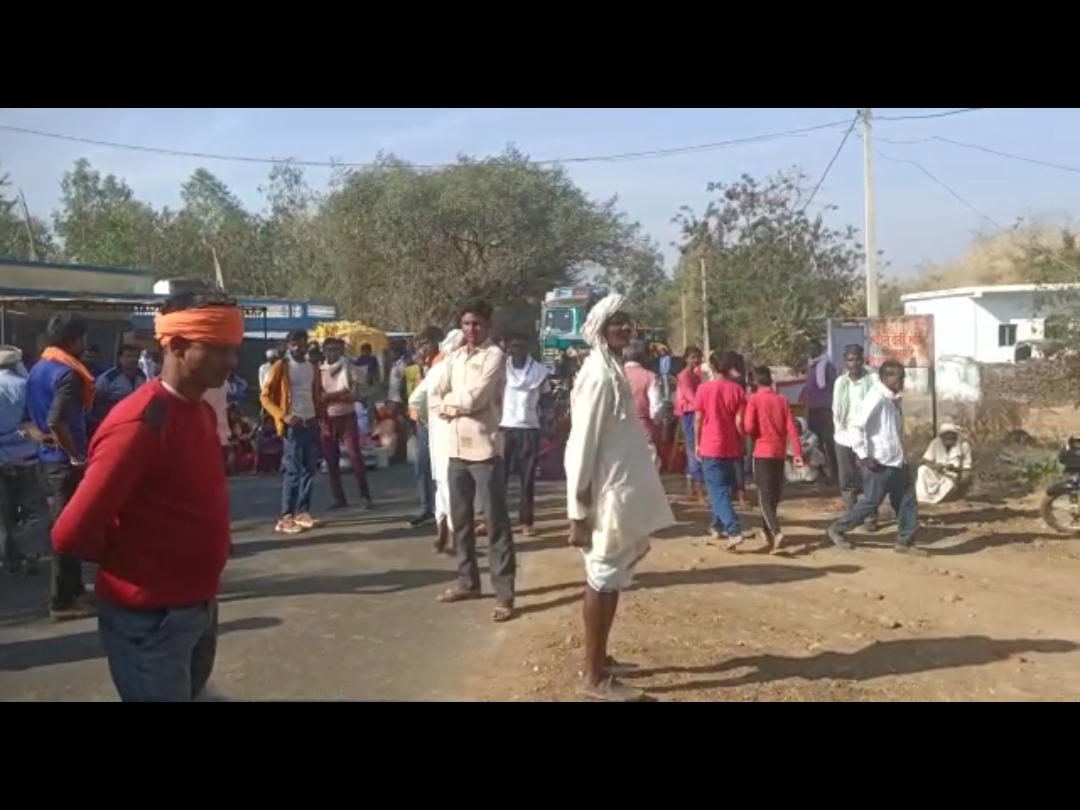 Jal Jeevan Mission work stopped for 2 years, villagers block Dindori ...