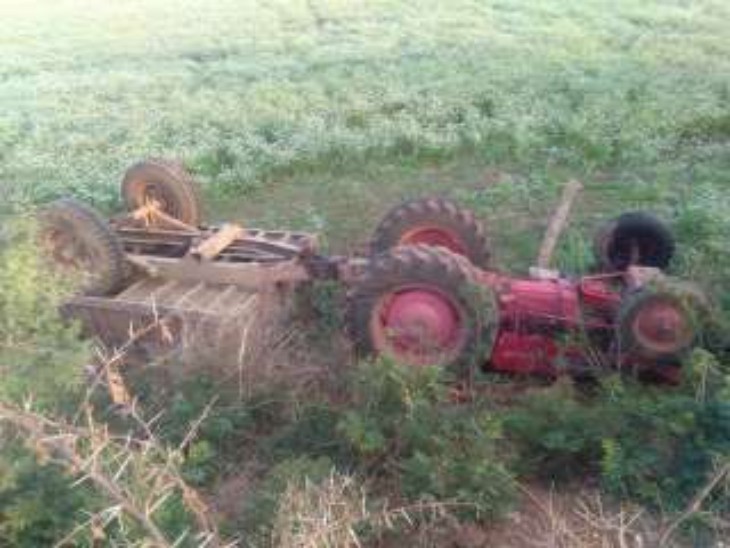 Tractor overturned uncontrolled in the field due to tire burst, 1 ...