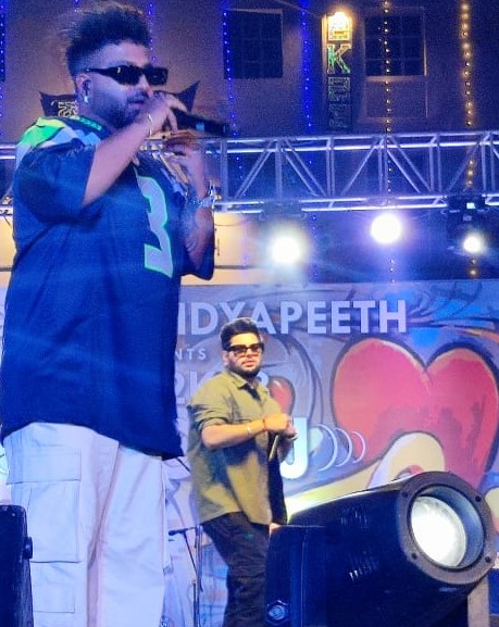 Students danced to the tunes of Punjabi singer Sukhi, tied the knot ...