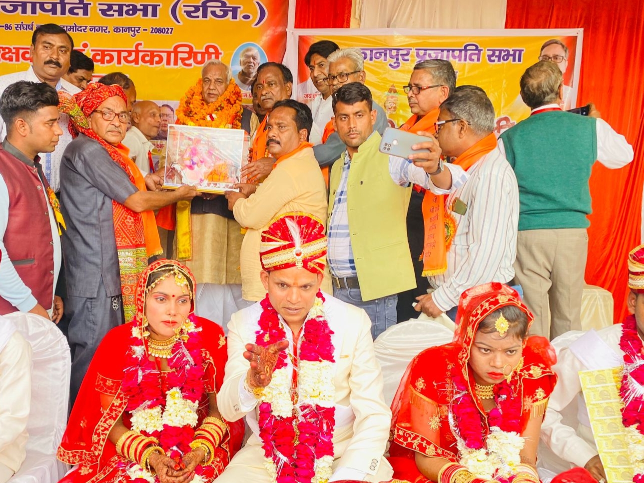 Kanpur MP Satyadev Pachauri arrived to bless, gave the message of dowry ...