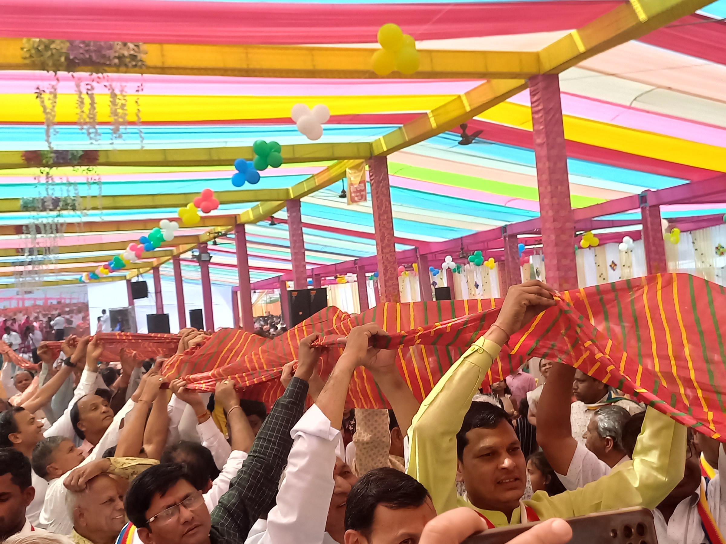 अग्रवाल समाज के 15 हजार लोगों ने लिया भाग | 50th wedding anniversary of ...