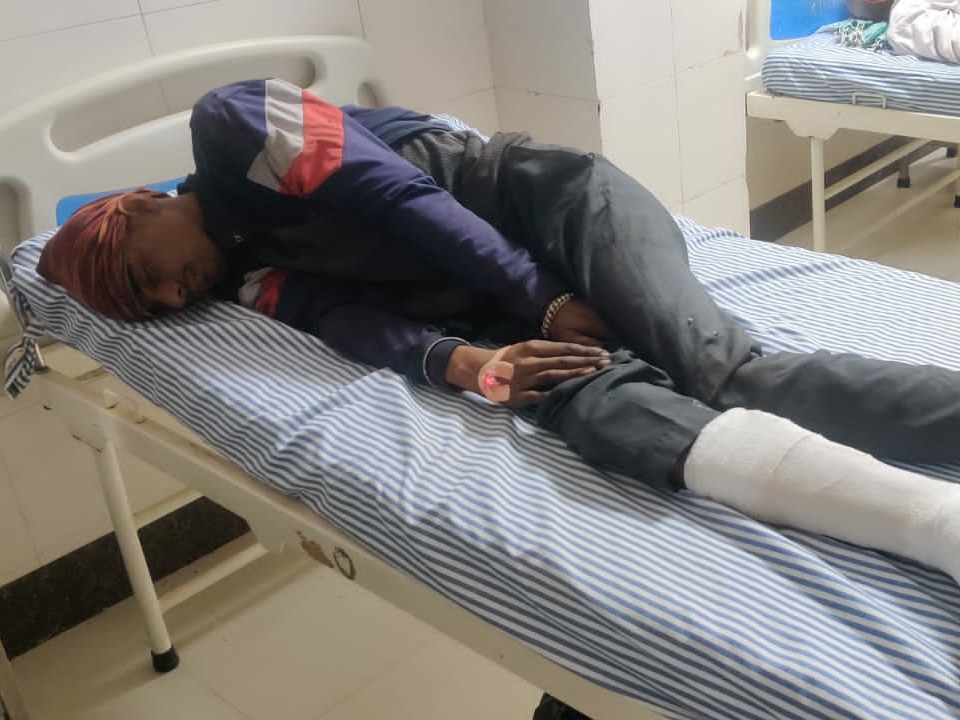 Accident occurred while de-coupling coal wagon, leg injury | सूरतगढ़ ...