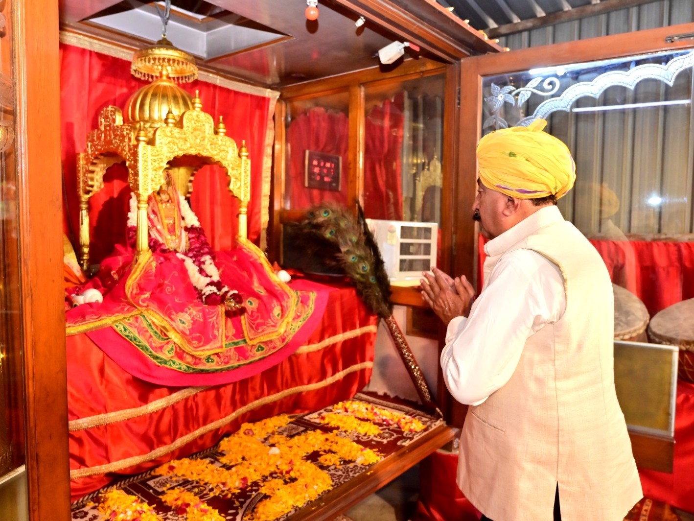 He bowed his head in the temple of Shri Rani Bhatiyani, said - it was a ...