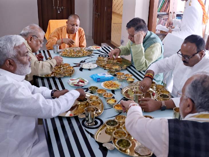 In Lucknow Lunch at the residence of the Speaker of the UP Legislative ...