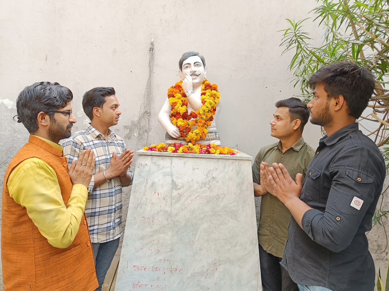 People remembered Chandrashekhar Azad, said - the country will always ...