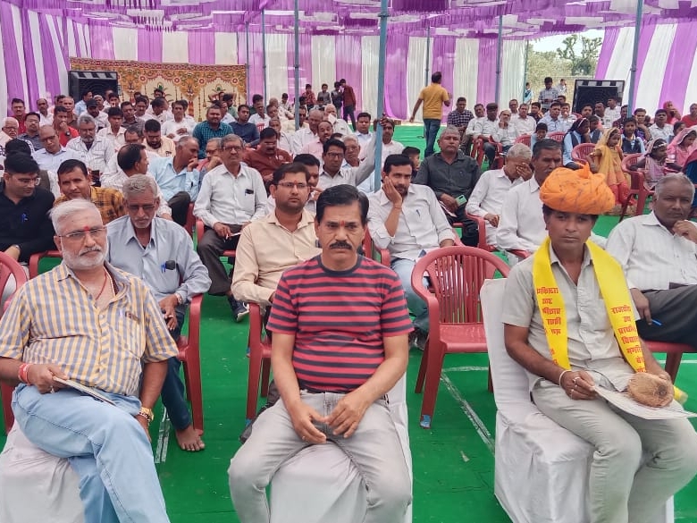 सीबीईओ बोले- टीचर्स अपने दायित्व निष्ठा से निभाएं | Teachers should ...