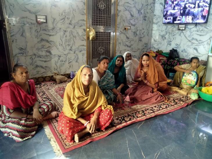 Kinnar Death Rituals | Indore (MP) Kinnar Cremation Land Case | सरकार ...