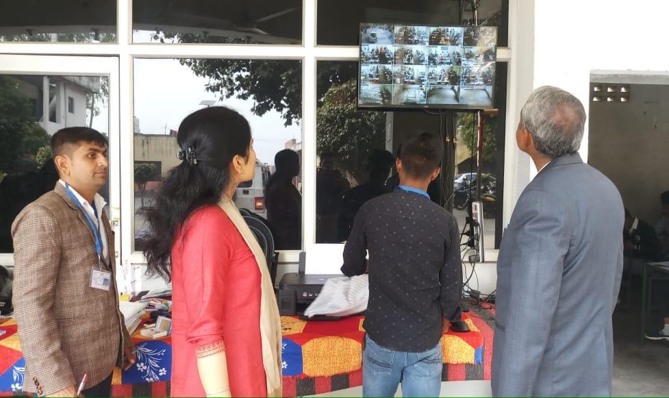 Students absent in high school science and intermediate maths and ...