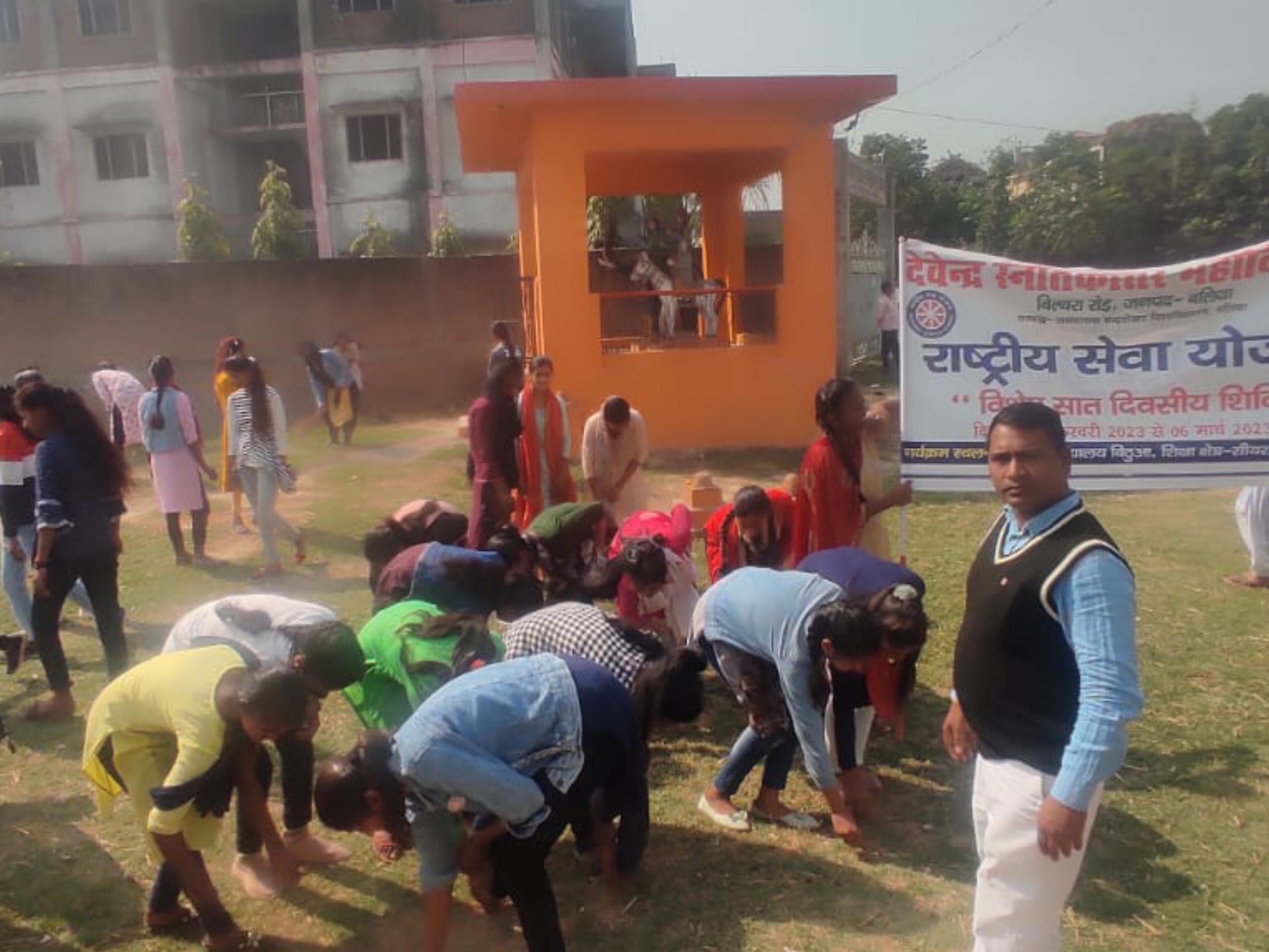 Volunteers did cleanliness, said - social service is the real service ...