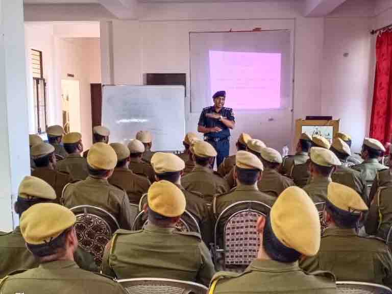 SDRF team left after getting training in rescuing children who fell in ...