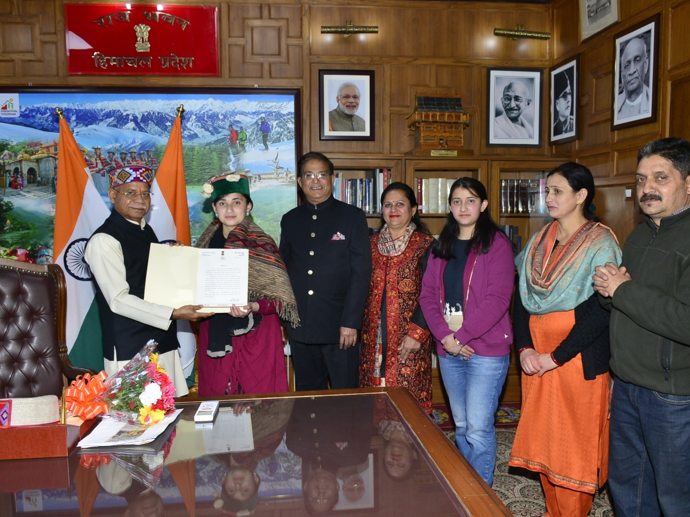 Shimla Girl Aastha Sharma Won National Youth Parliament Speech ...