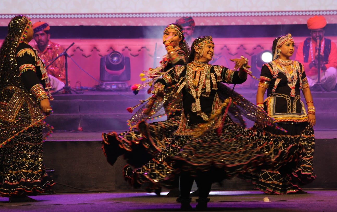 The audience danced on the dance of Gulabo's Kalbeliya, today the ...