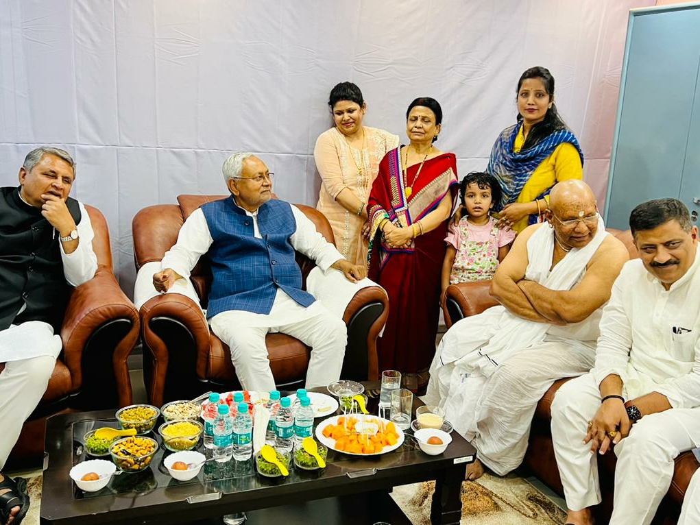 CM Nitish reached Katihar: reached the residence of former Deputy CM ...