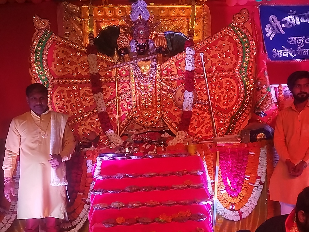 Devotees dance till 3:00 pm on the hymns of Saawariya Seth | शनिवार रात ...