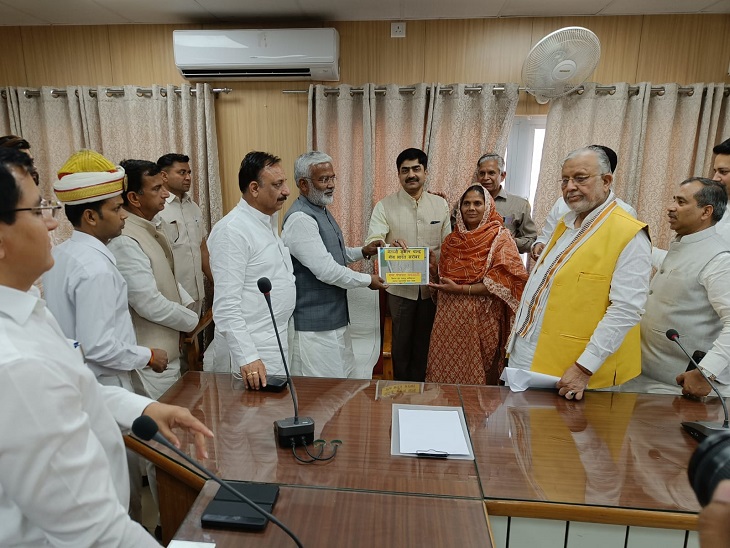 Minister Suresh Khanna said, invest the remaining amount of MLA fund in ...