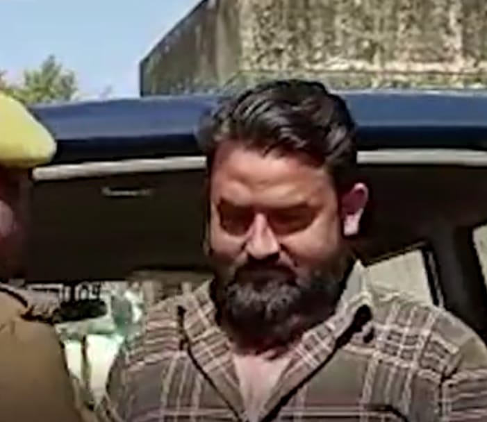 Action taken in Abbas Ansari and Nikhat case, 7 arrested so far ...