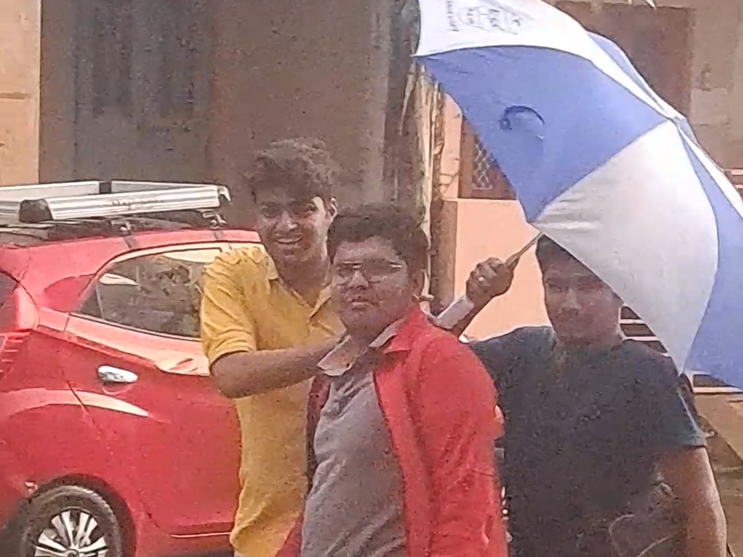 Suddenly the weather changed, it rained heavily for 15 minutes in the ...