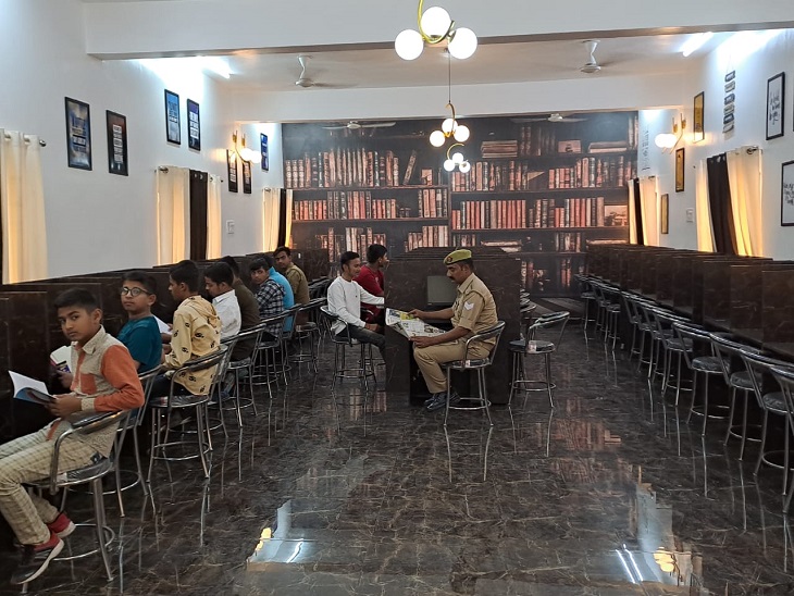 Azamgarh Library inaugurated Police Line | आजमगढ़ पुलिस लाइन में ...