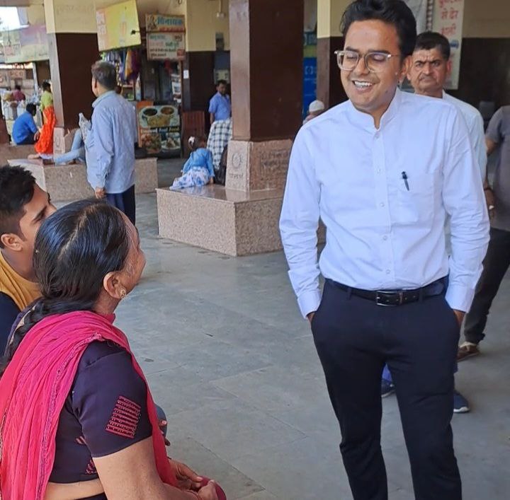 8 March 2023: Md Nathmal Didel inspects Pali Roadways depot in ...