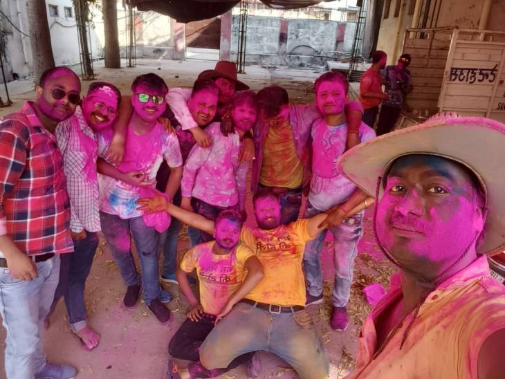 Prayagraj ki holi updates : See Holi of Prayagraj in 25 pictures, Holi ...