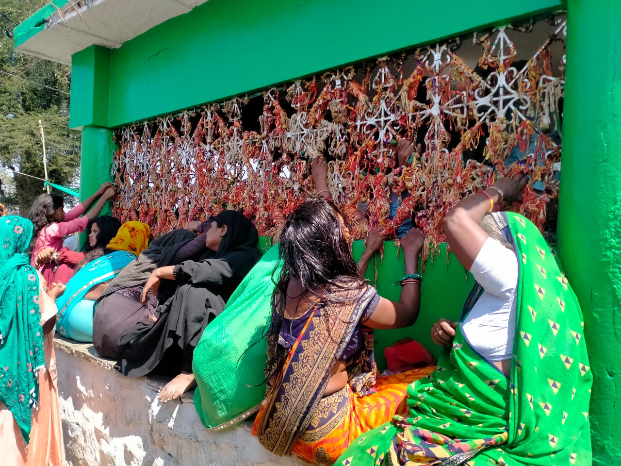 MP Khandwa Sailani Baba Dargah Holi Mela Interesting Facts | Bhoot ...