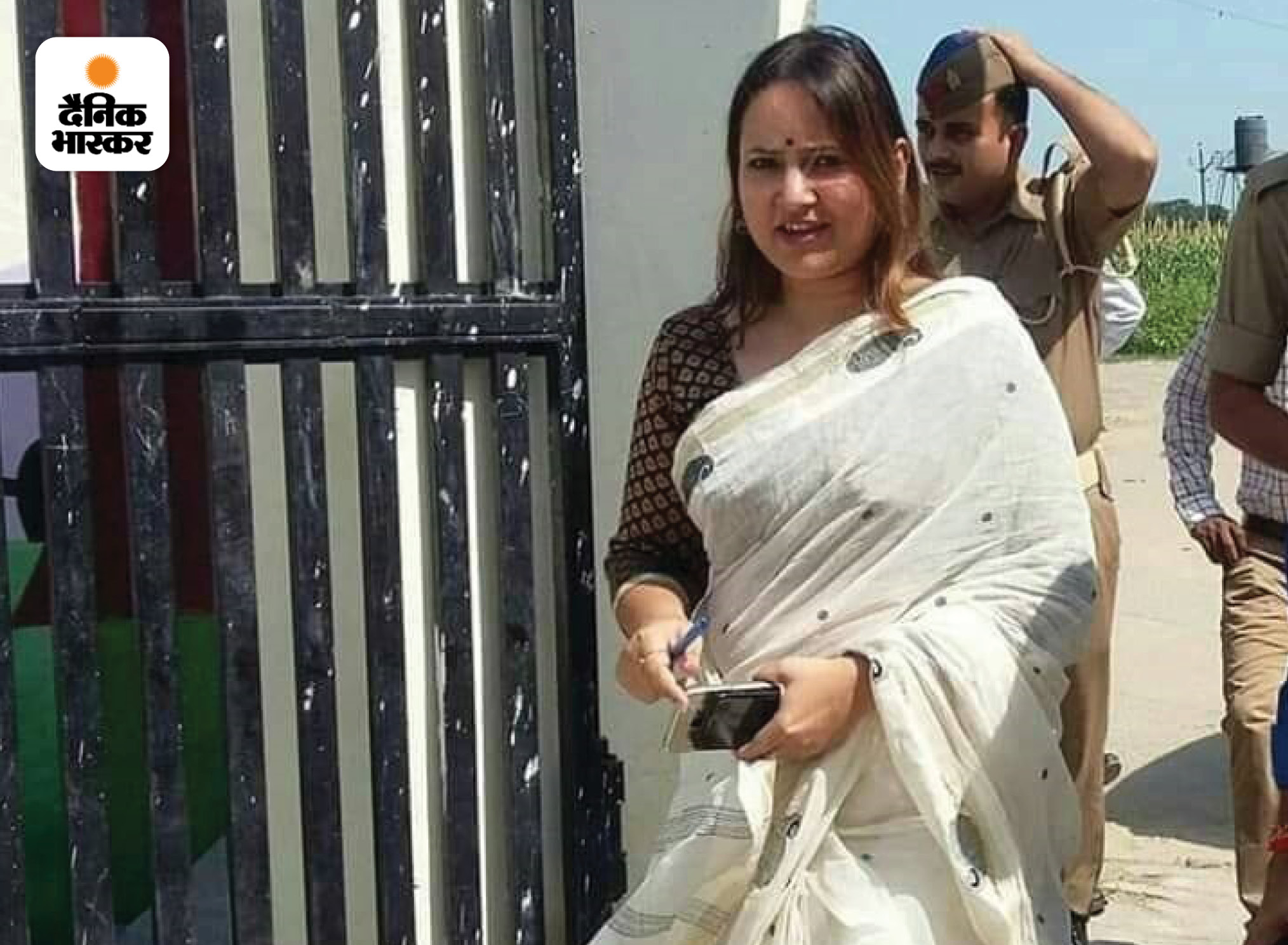 MP UP IAS Officer Swati Meena Nayak Neha Sharma True Story of Fake News | महिला IAS की झूठी ...