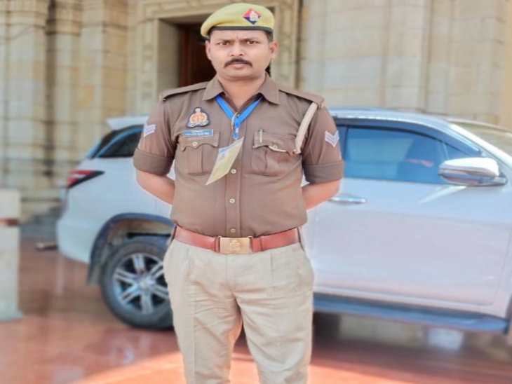 When the policemen intervened, firing took place in the police station ...