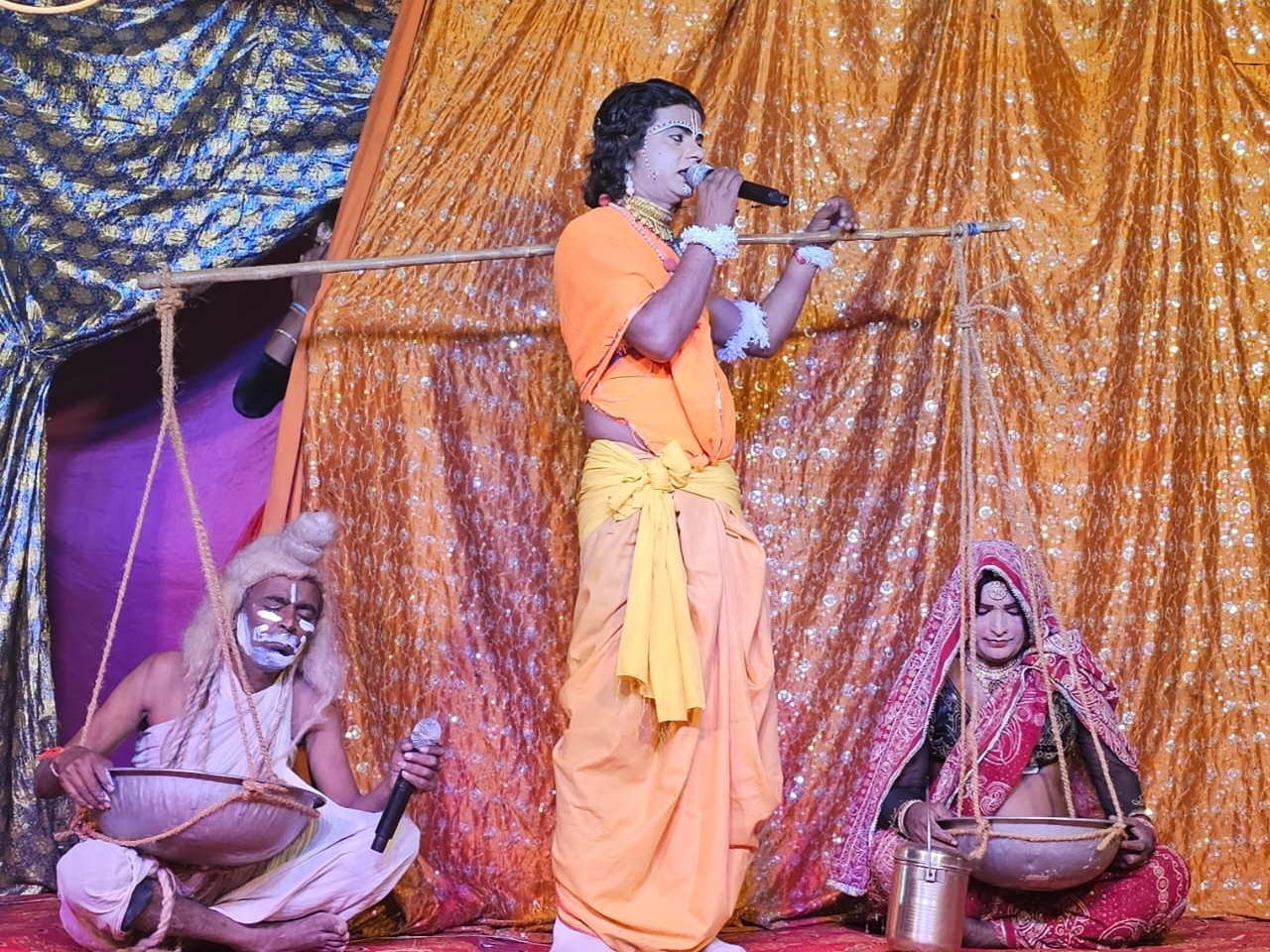 The audience's eyes were filled with tears after seeing the poignant ...