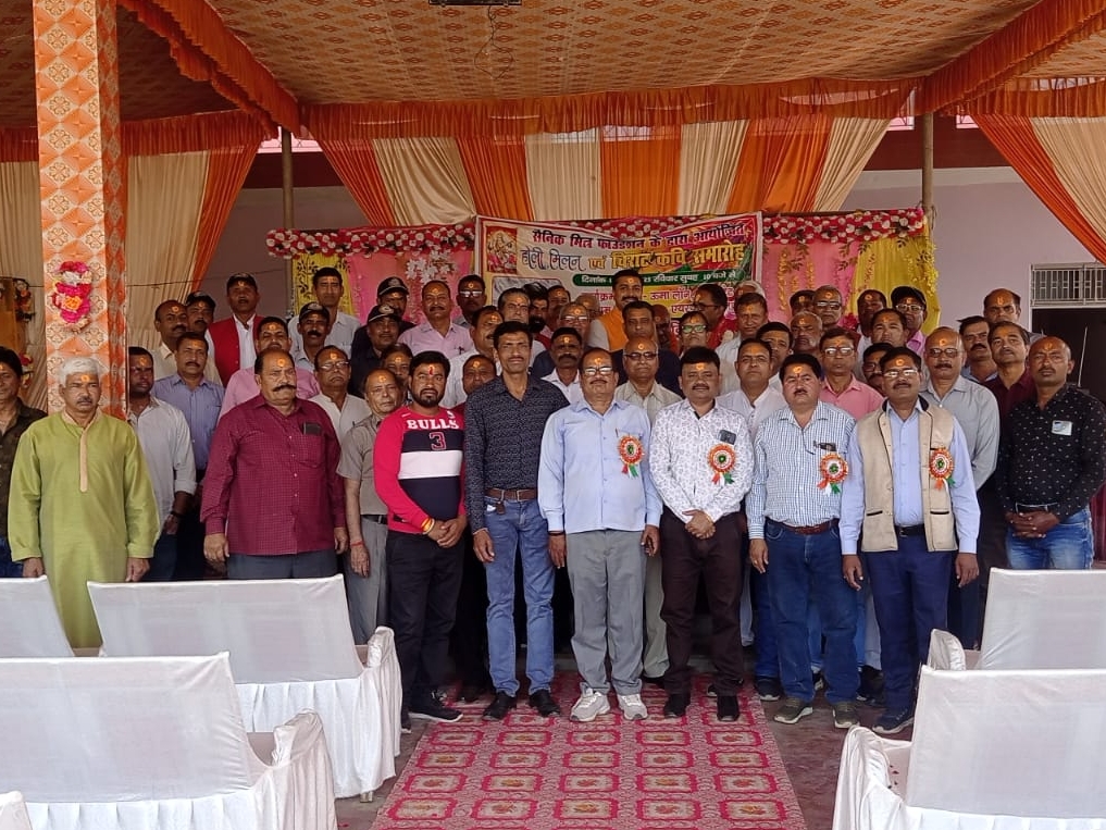 Poets recited poetry at Virat Kavi Sammelan, people congratulated each ...