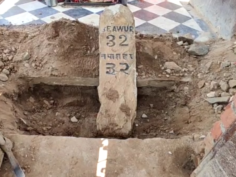 Beawar and new city are written on the stone, the temple is 150 years old