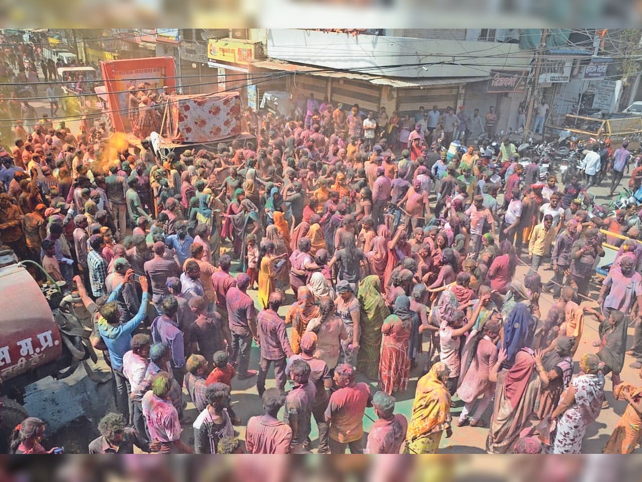 Women's power walked in the circle of the rope, 25 quint. Dewas colored ...