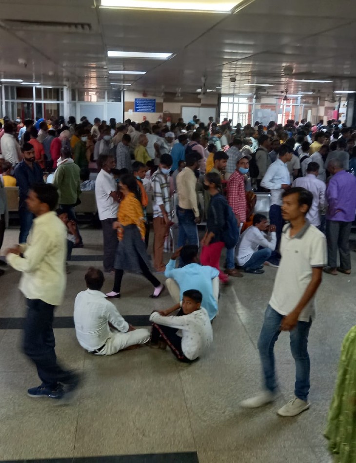 UP - H3N3 Influenza - Long queues in OPD of hospitals, facility of ...