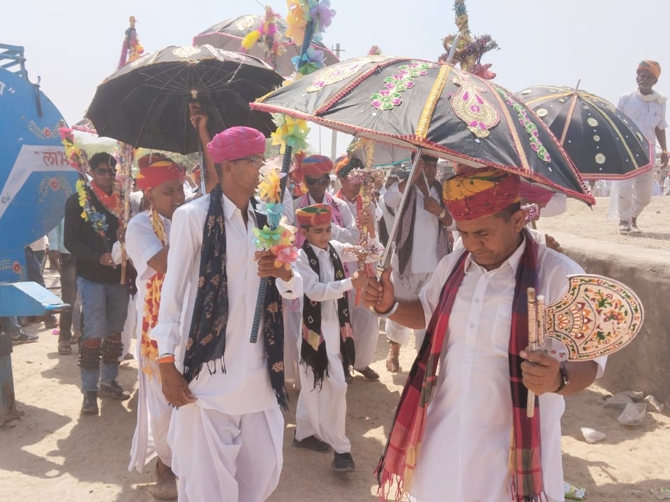 Danced fiercely in various villages of Jaitaran area for the second day ...