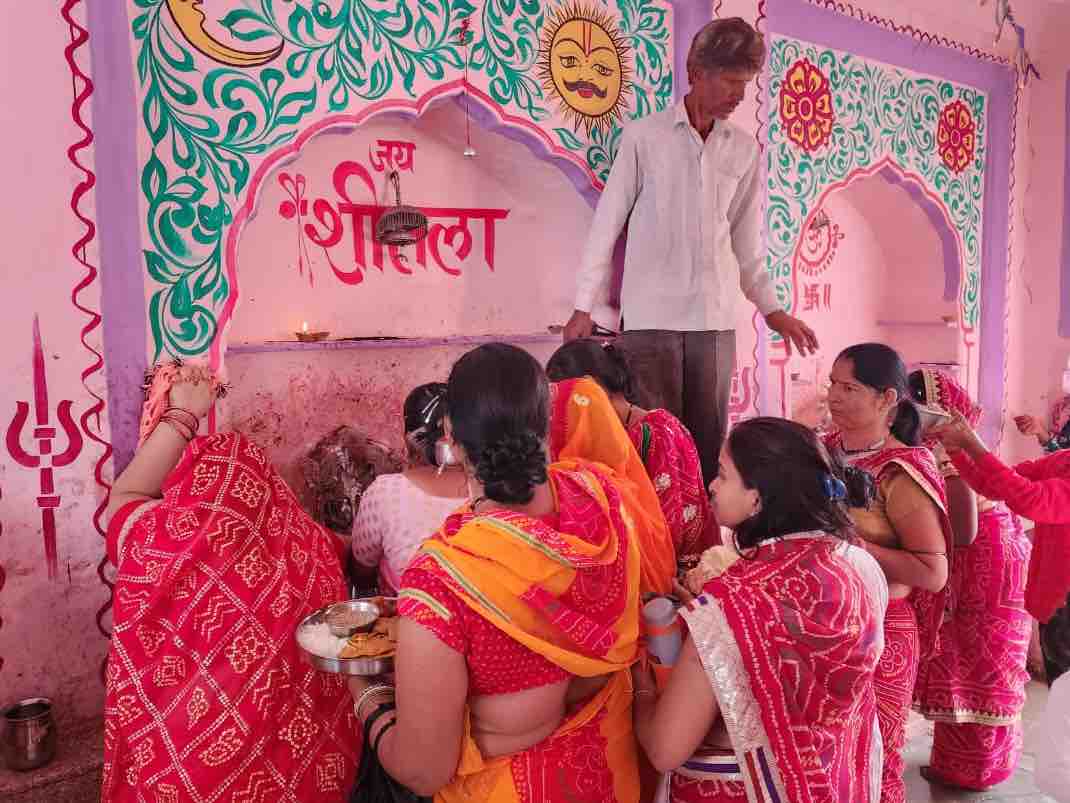 Listened to the Pathwari Puja story after worshiping, wished for ...