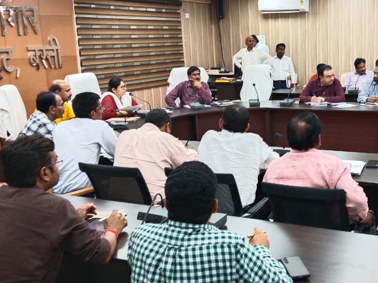 In view of the strike of power workers in Basti, DM held a meeting ...