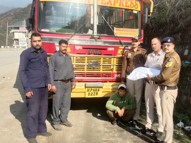 Mandi news : Nepali Young Man Arrest With Charas, Mandi Kullu NH, Bindrabani, Accused Dalman, SP ...