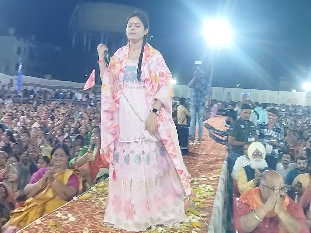 Devotees danced to the hymns of Lakhbir Singh Lakkha, artists from ...