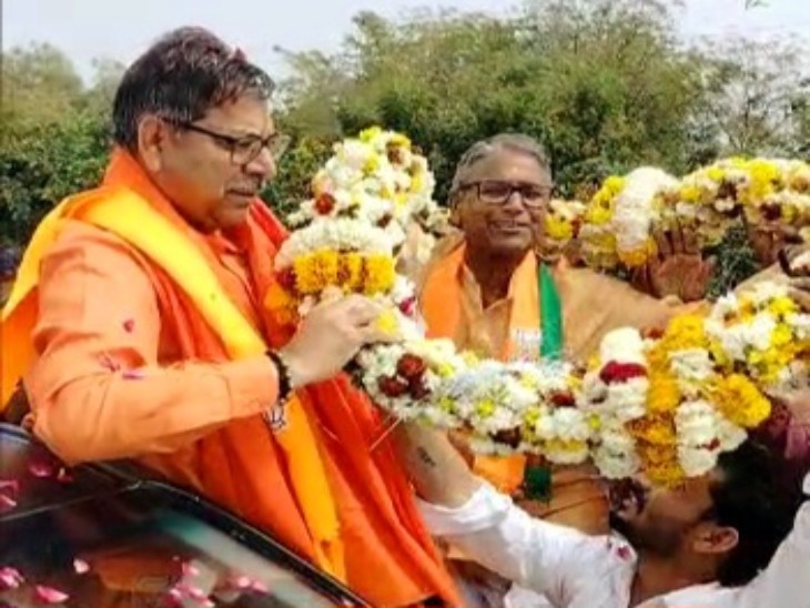 Satish Poonia Kamal is seeking a mark, raising slogans of Rajasthan ...