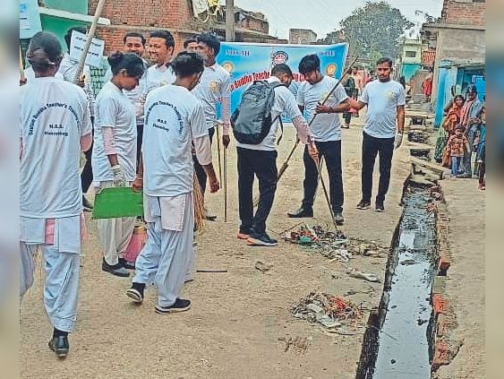 Trainees run awareness program on cleanliness in Partumba village