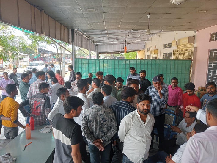 4 people injured, miscreants said - Balveer Banuda Group now under us ...