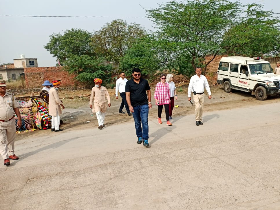 US Ambassador Elizabeth Jones visited Neemrana Fort Palace, visited ...