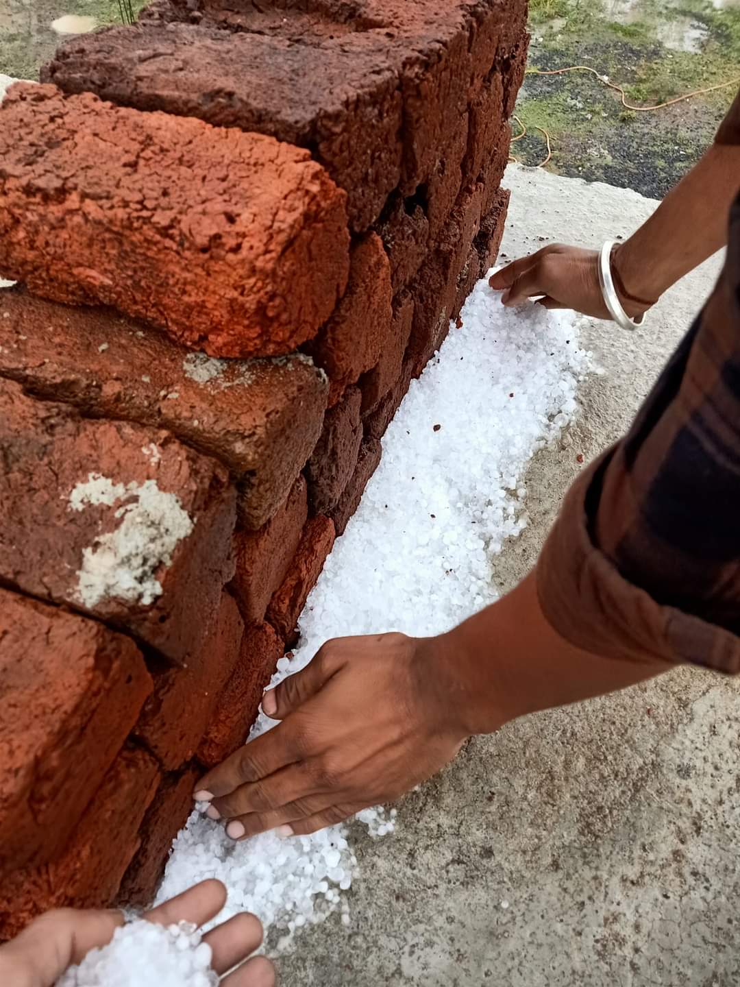 Hail of gram size fell for 15 minutes with thunder and lightning ...