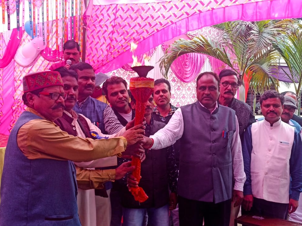Science exhibition, food stalls, games and swings set up | बिलासपुर में ...