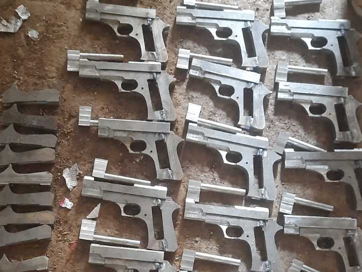 STF of Bihar and West Bengal raid on mini gun factory in patna; bihar ...