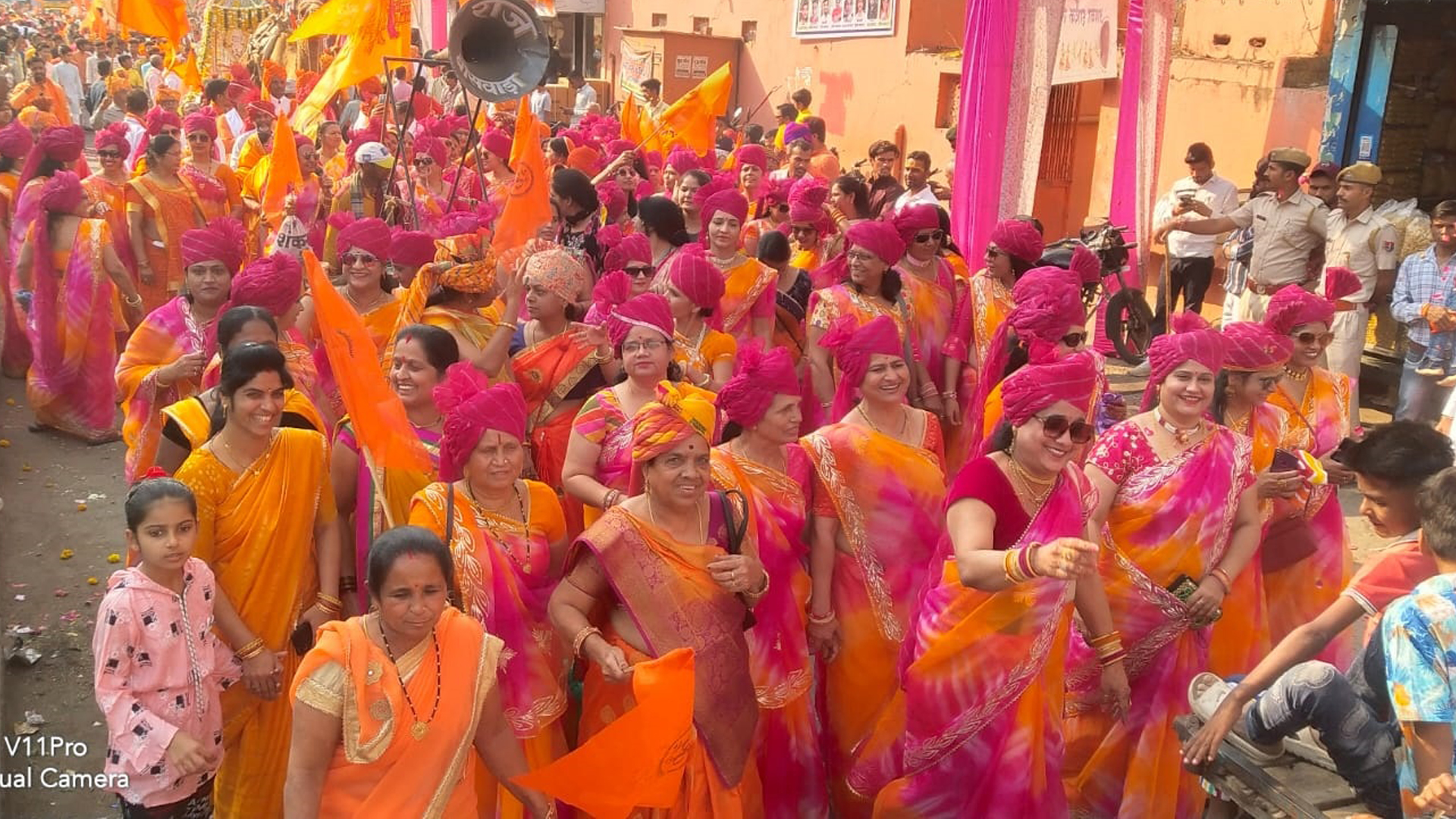 Kesari turban on head, religious flag in hands, slogans of Vande ...